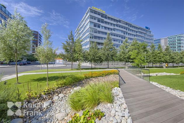 Budova Beta se nachází v srdci BB Centra na Brumlovce,